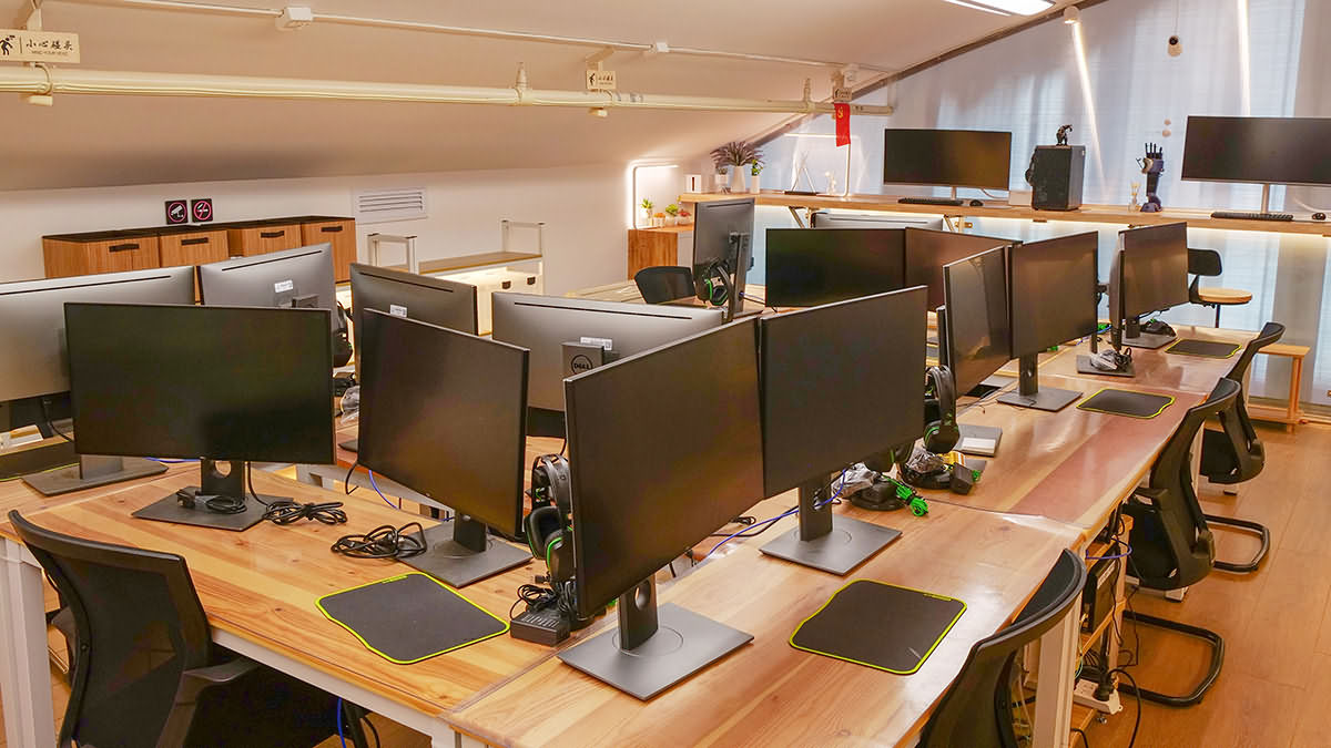 Digital Animation And Entertainment Lab ABOUT LEO Digital Animation And Entertainment Lab ABOUT LEO
